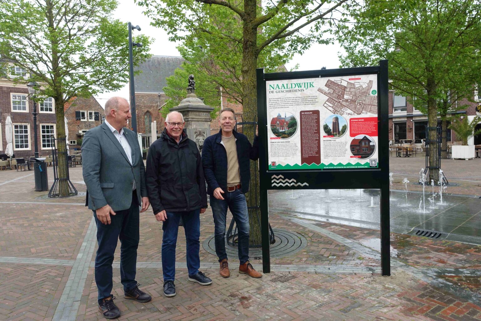 Bord over historie van Naaldwijk onthuld - Monumentaal Westland